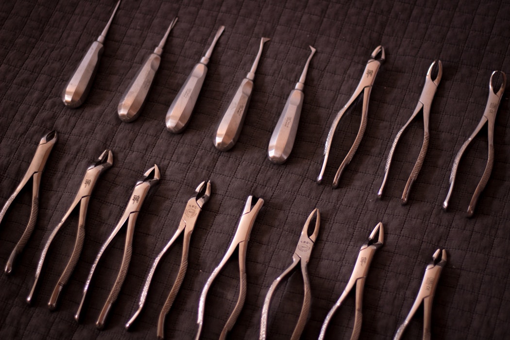Tooth Extraction: What to Expect Before and After (Part 1) – MomTraNeur